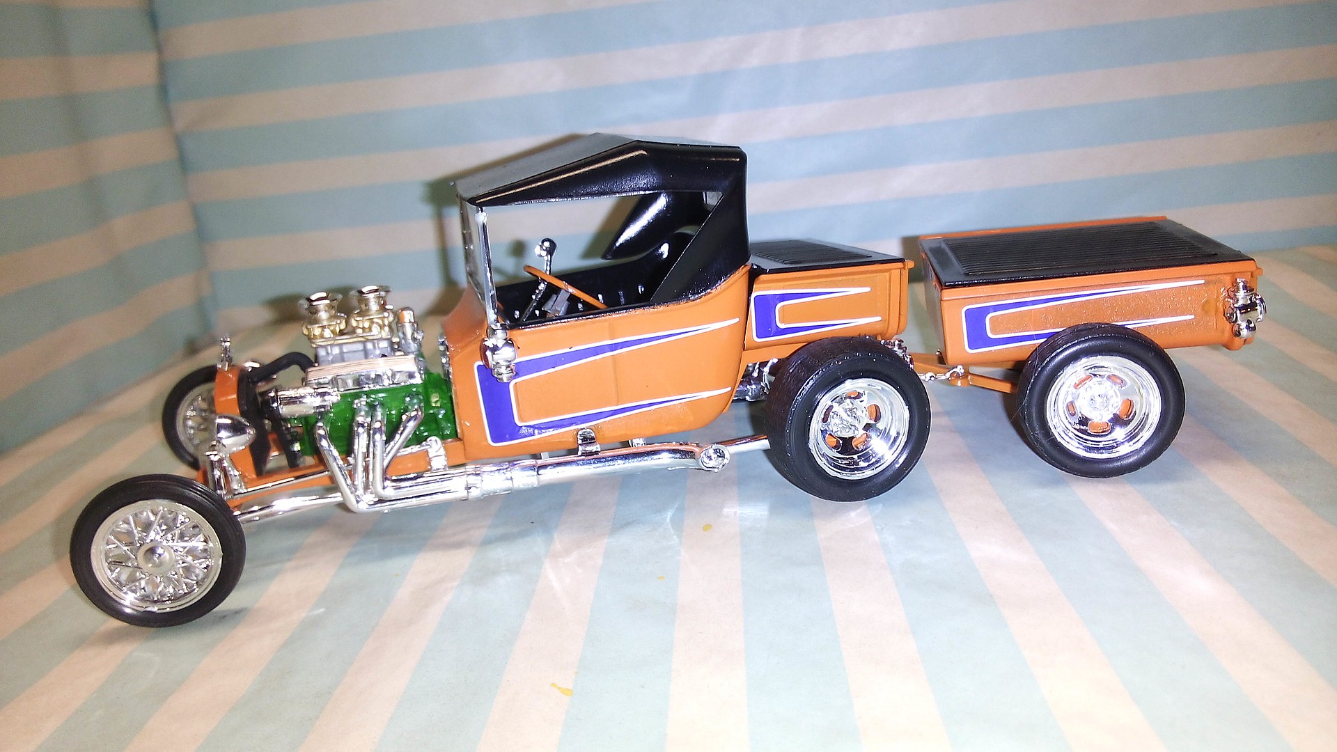 Ford Street Rod -- Plastic Model Car Kit -- 1/24 Scale -- #854336 ...