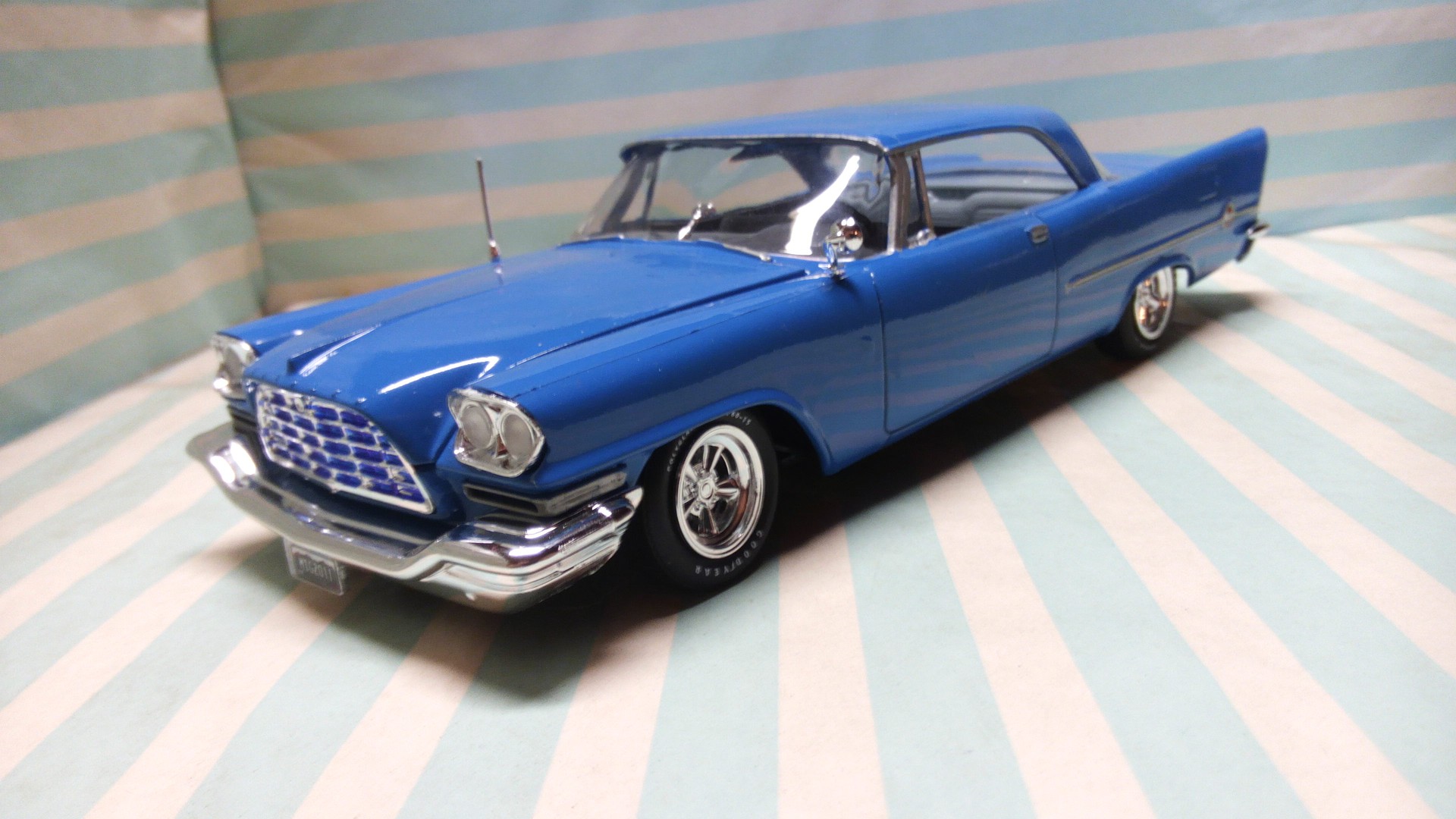 1957 Chrysler 300 -- Plastic Model Car Kit -- 1/25 Scale -- #1100-12 ...
