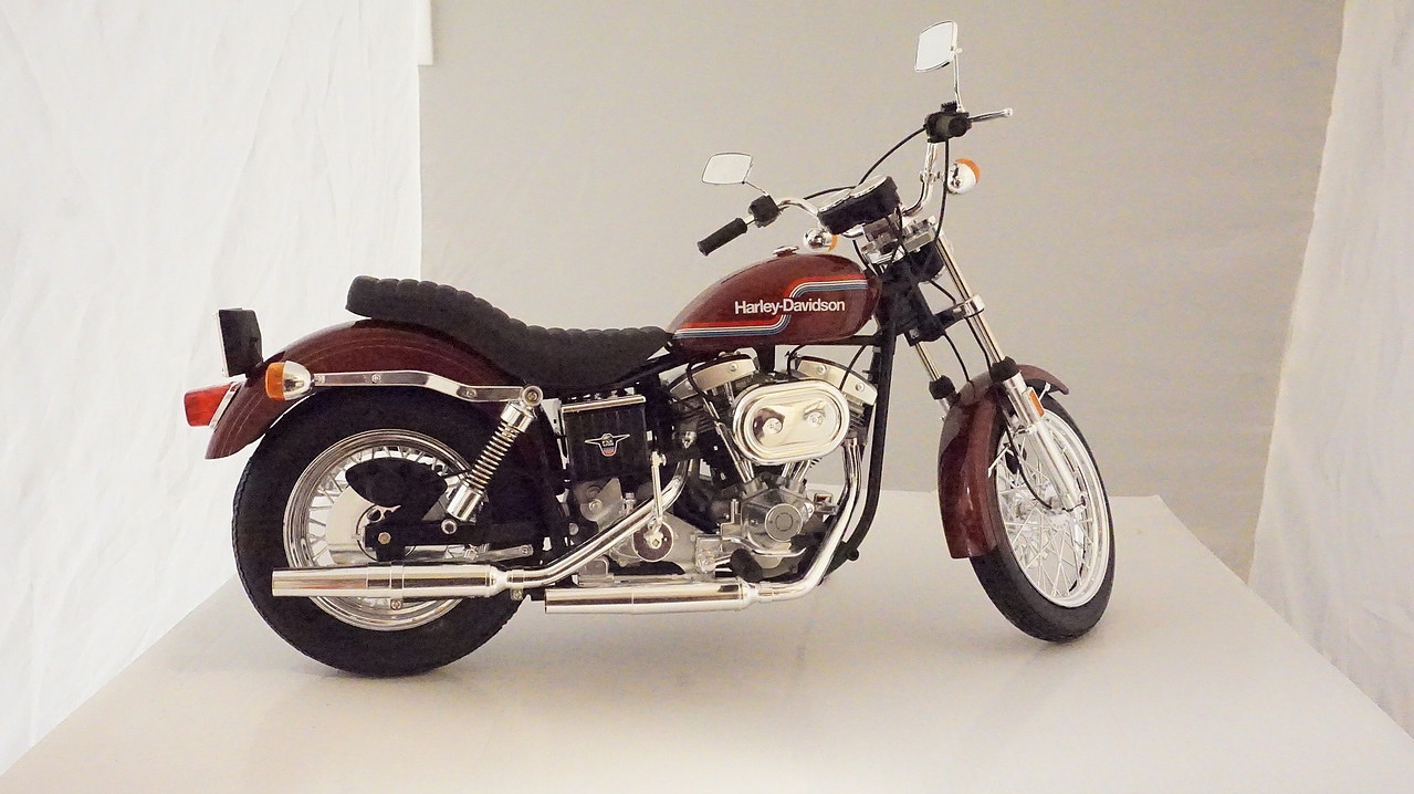 Harley Davidson FXE1200 Super Glide Bike -- Plastic Model Motorcycle ...