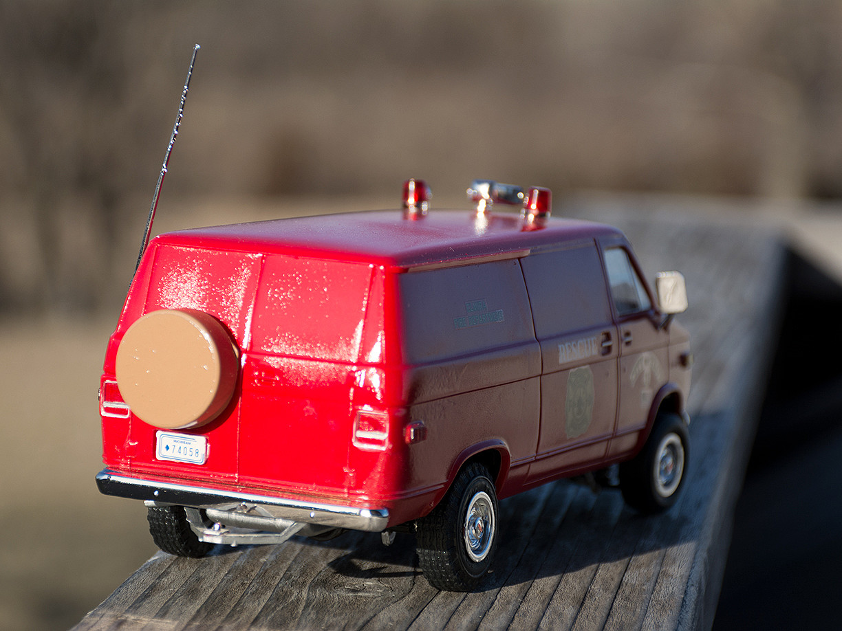 1975 Chevy Rescue Van (Red) -- Plastic Model Car Truck Vehicle Kit -- 1 ...