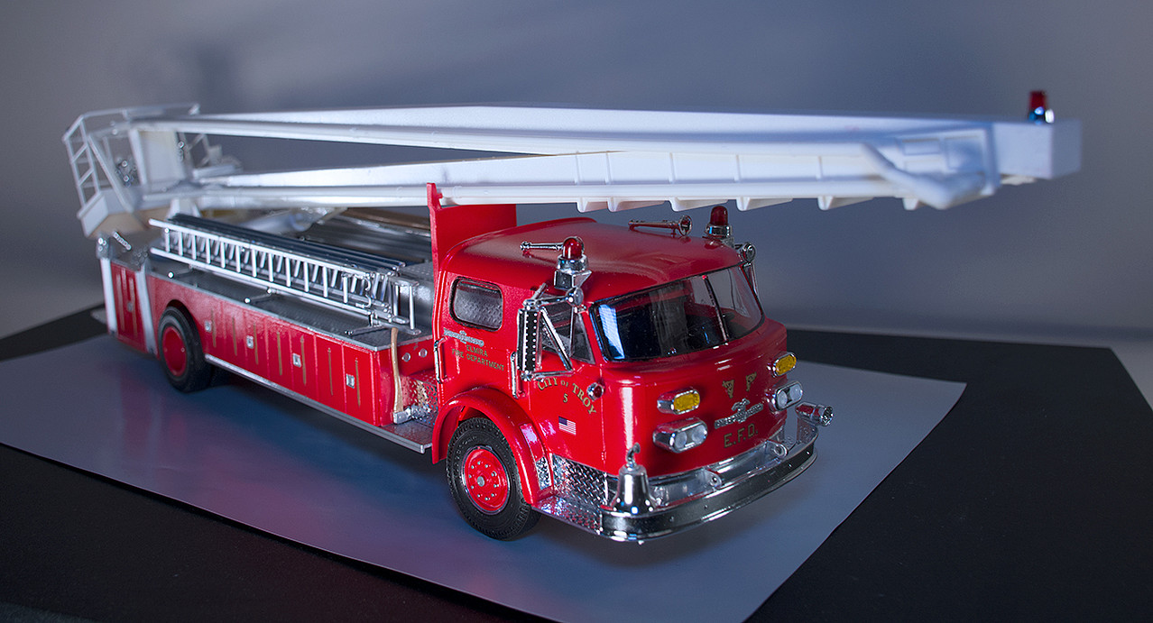 American LaFrance Aero Chief Fire Truck -- Plastic Model Truck Kit -- 1 ...