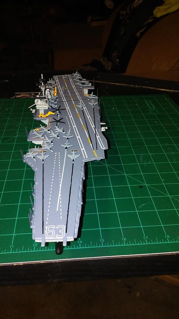 USS Kitty Hawk -- Plastic Model Aircraft Carrier Kit -- 1/800 Scale ...