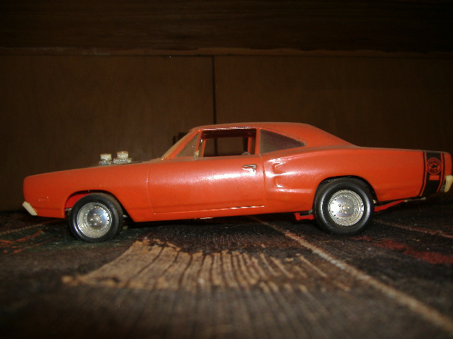 1970 DIRTY DONNY DODGE CORONET -- Plastic Model Car Kit -- 1/25 Scale ...