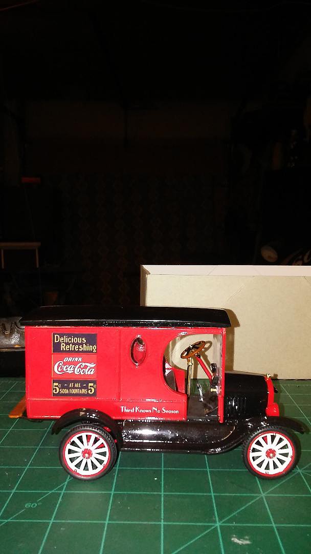 Coca Cola 1923 Ford Model T Delivery -- Plastic Model Car Kit -- 1/25 ...