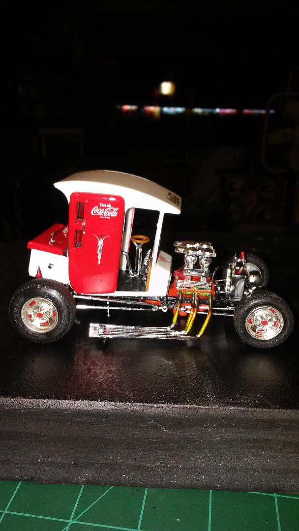 Coca Cola Vending Machine Show Rod SE -- Plastic Model Car Kit -- 1/25 ...