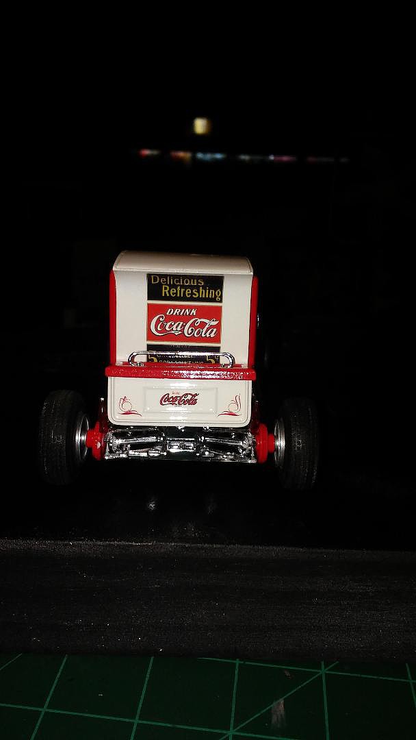 Coca Cola Vending Machine Show Rod SE -- Plastic Model Car Kit -- 1/25 ...