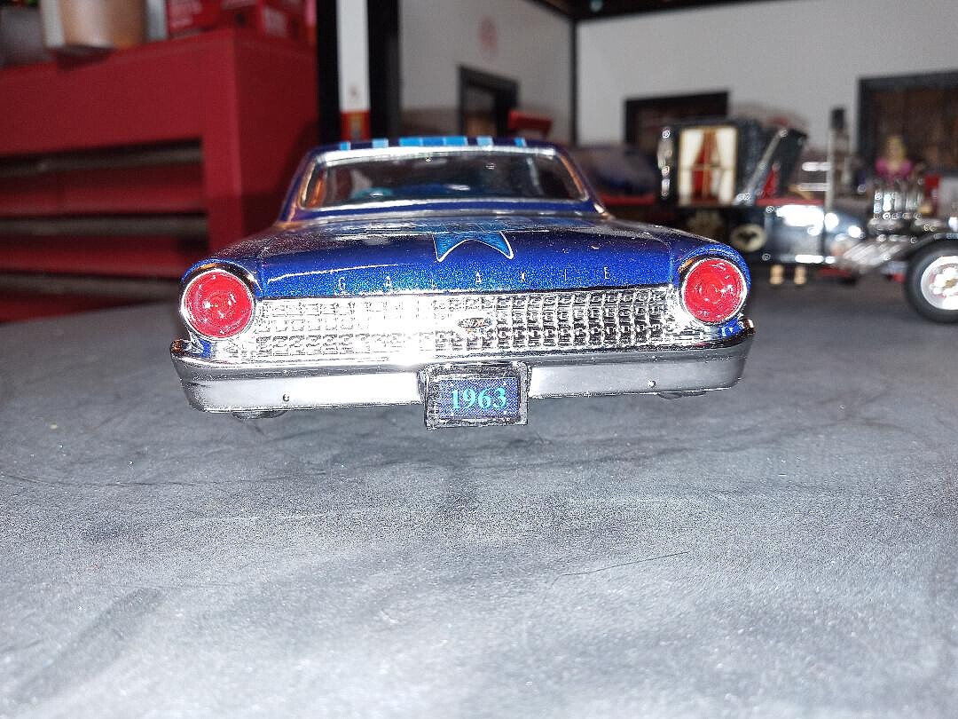 1963 Ford Galaxie -- Plastic Model Car Kit -- 1/25 Scale -- #1186 ...