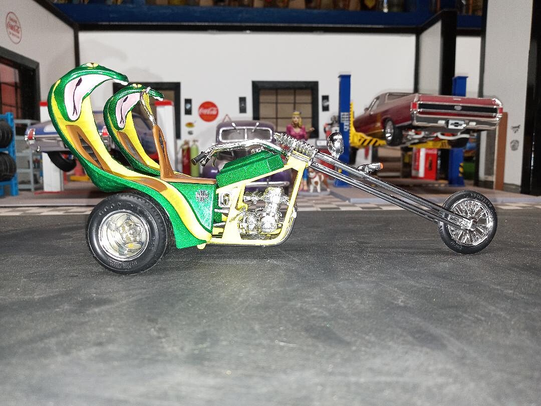 Cobra Chopper Custom Trike -- Plastic Model Motorcycle Kit -- 1/25 ...