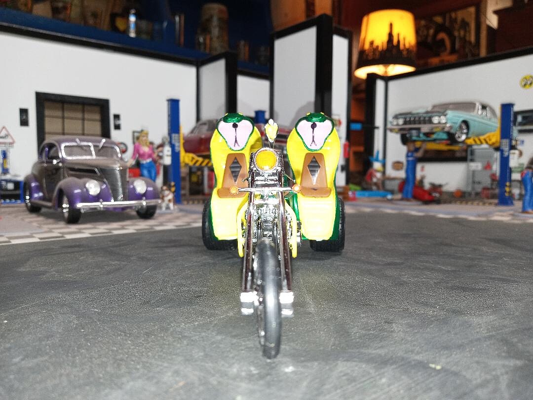 Cobra Chopper Custom Trike -- Plastic Model Motorcycle Kit -- 1/25 ...