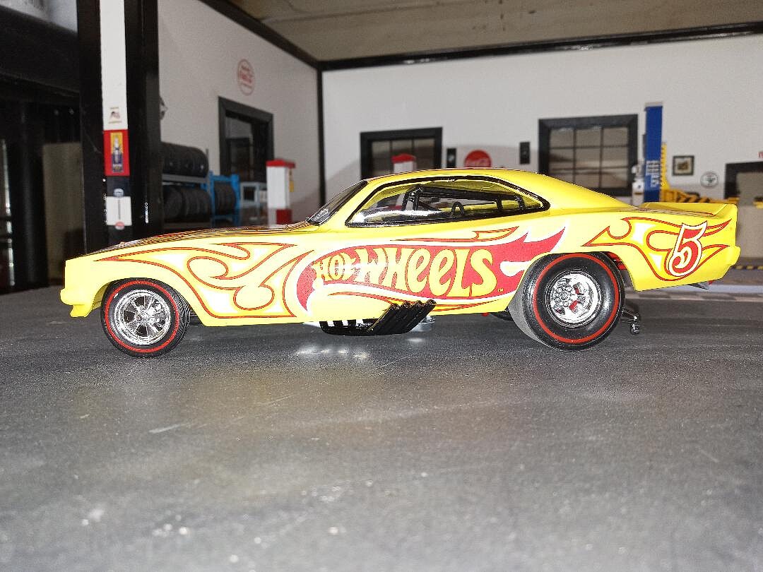 1969 Dodge Charger Funny HW -- Plastic Model Car Vehicle Kit -- 1/25 ...