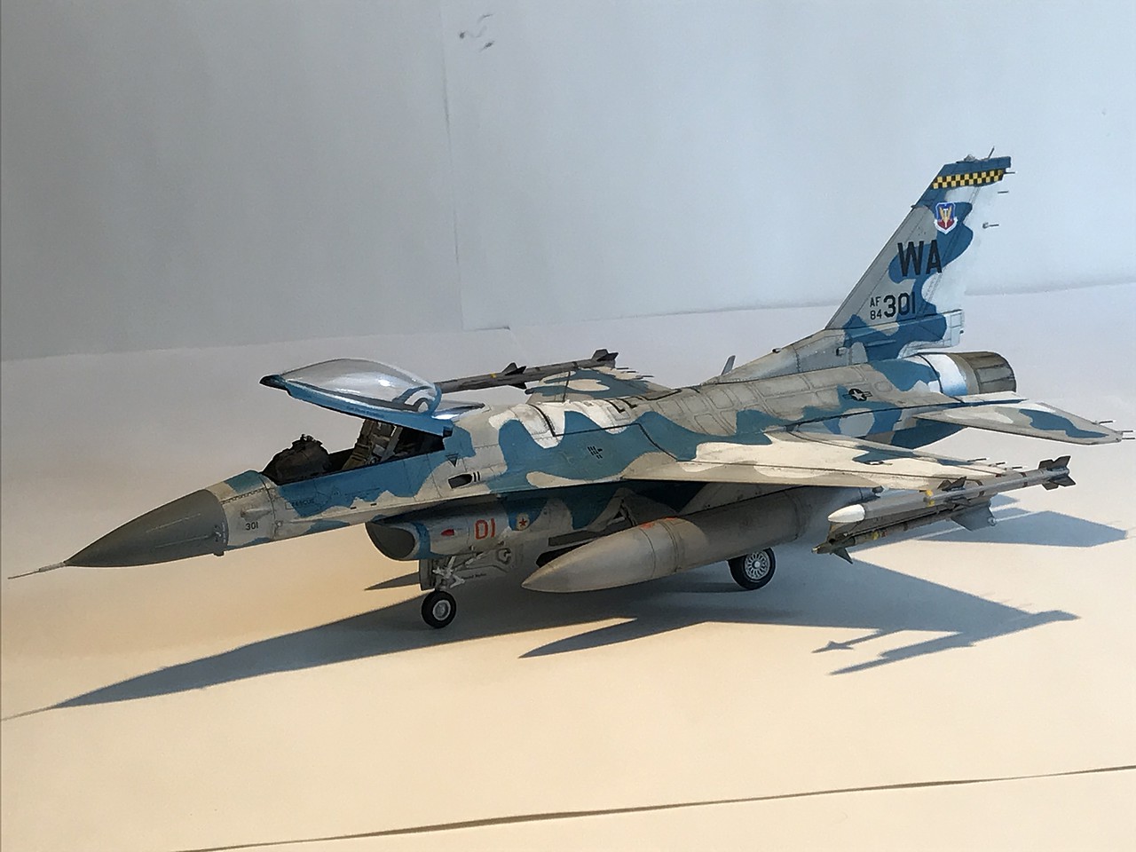Lockheed F-16C Block 25/32 Jet Fighting Falcon -- Plastic Model ...