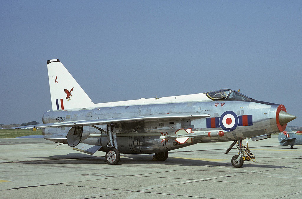 English Electric (BAC) Lightning F2A/F6 Fighter -- Plastic Model ...