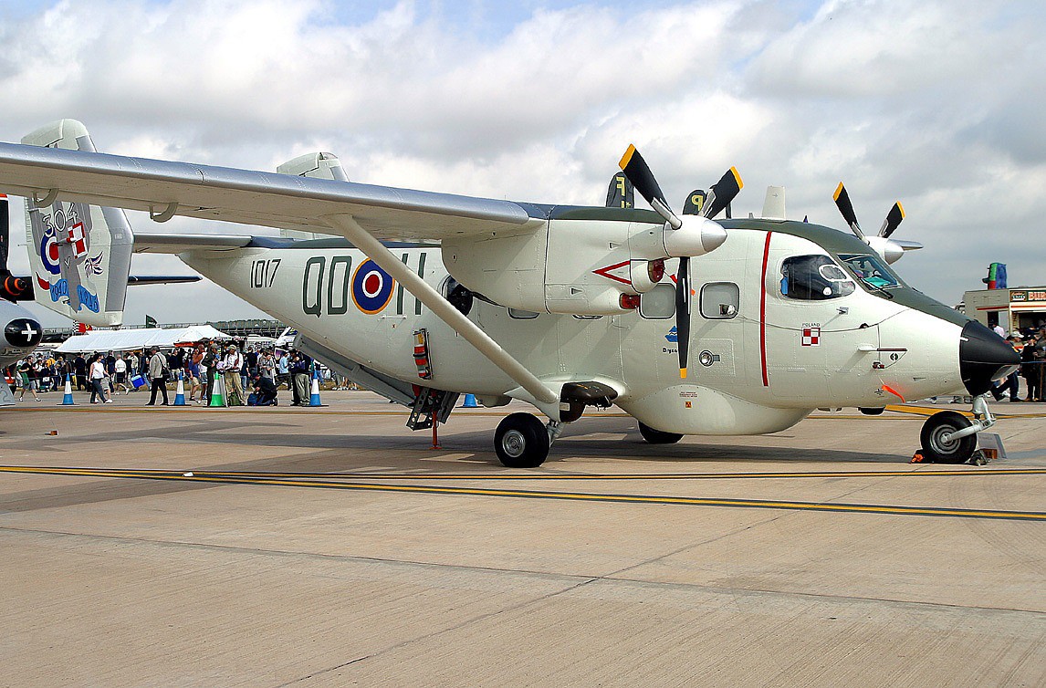 PZL M28 Bryza Bis Polish Navy Anti-Submarine -- Plastic Model Airplane ...