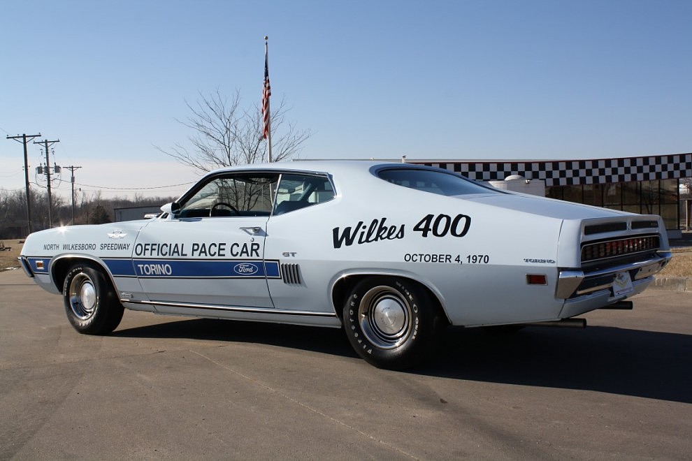 1970 Ford Torino GT 2'n1 -- Plastic Model Car Kit -- 1/25 Scale ...