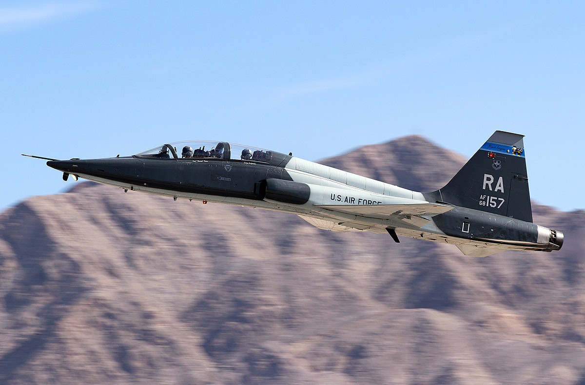 USAF T-38C Talon II Jet Trainer -- Plastic Model Airplane Kit -- 1/48 ...