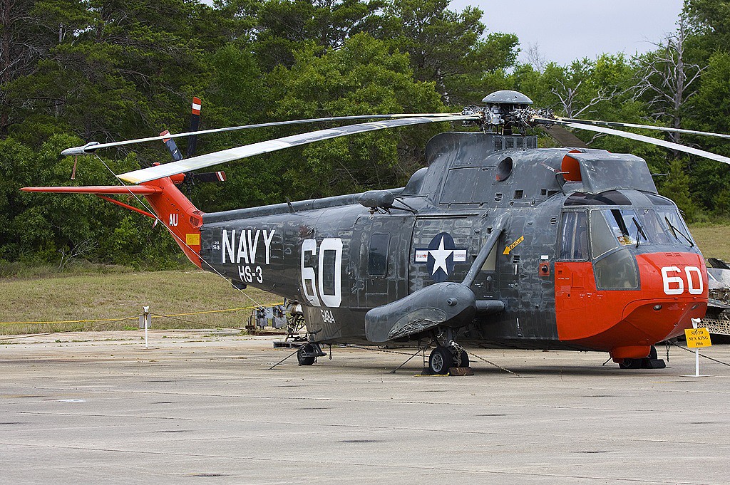 SH3H Sea King Helicopter -- Plastic Model Helicopter -- 1/48 Scale ...