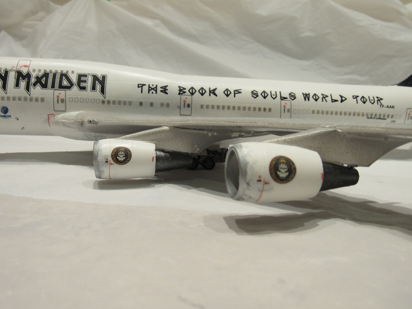 Boeing 747-400 Iron Maiden Ltd. Ed. -- Plastic Model Airplane Kit -- 1/ ...