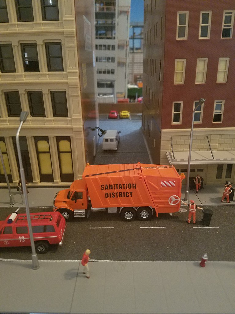 International 7600 Orange Garbage Truck -- HO Scale Model Railroad ...