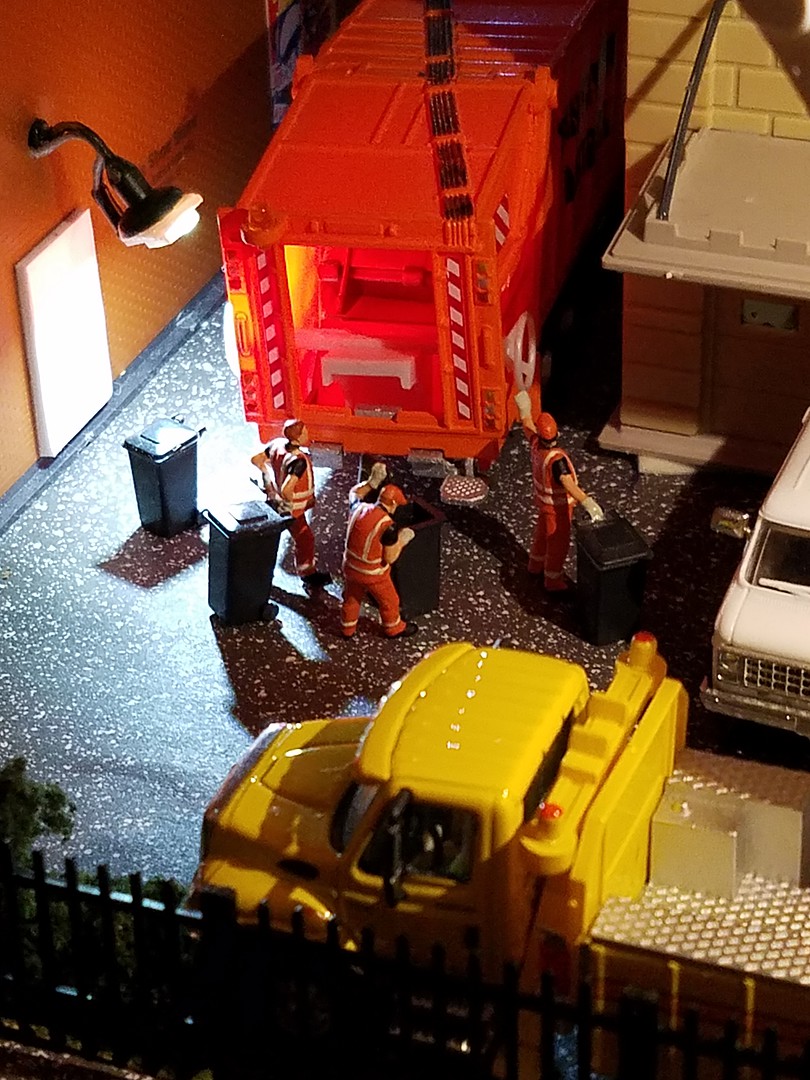 International 7600 Orange Garbage Truck -- HO Scale Model Railroad ...