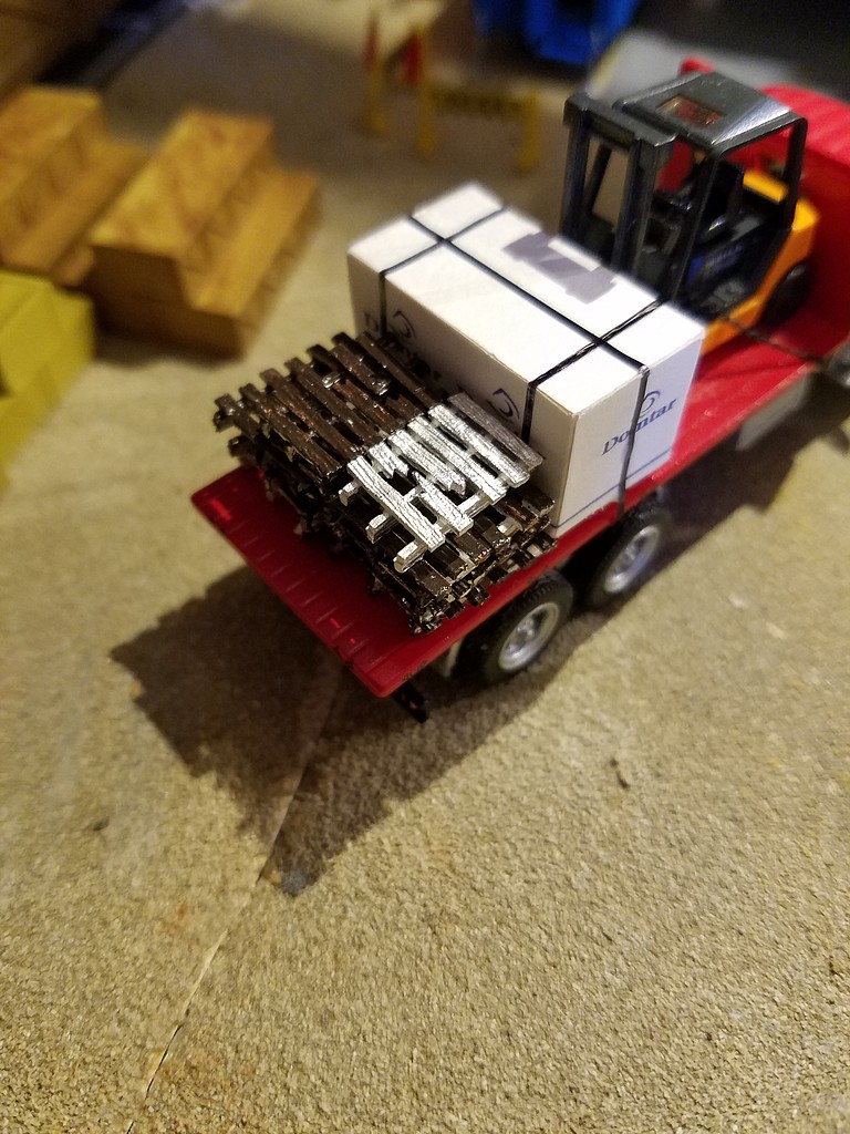 Pallets pkg(8) -- HO Scale Model Railroad Building Accessory -- #86 ...