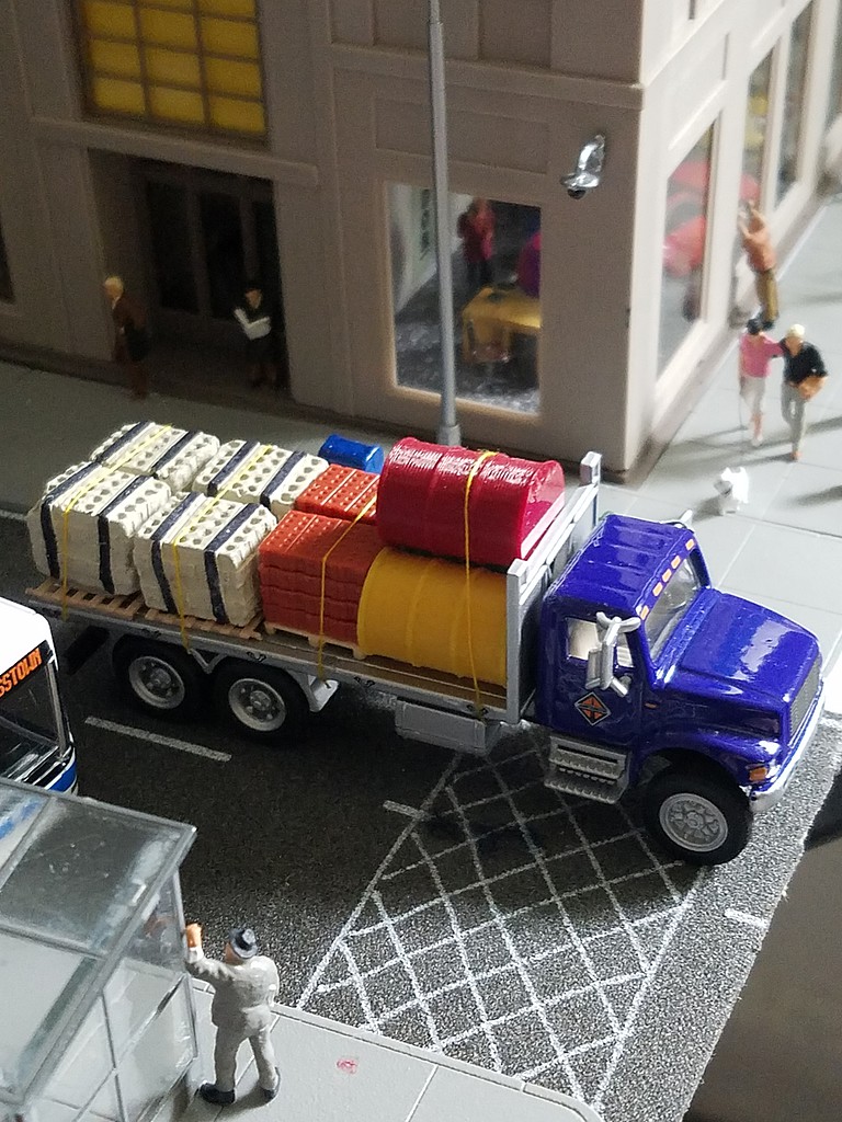 Banded Concrete Blocks on Pallets -- Model Railroad Building Accessory ...