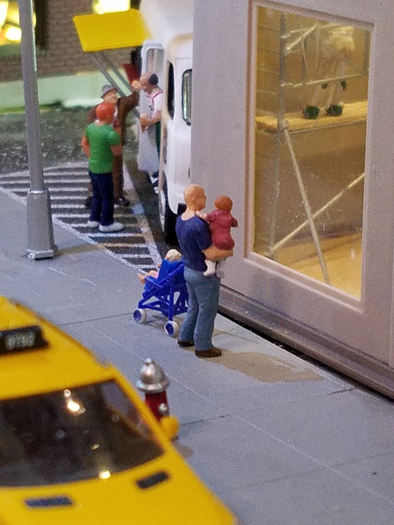 Pedestrians Parents w/Children & Strollers -- Model Railroad Figures ...