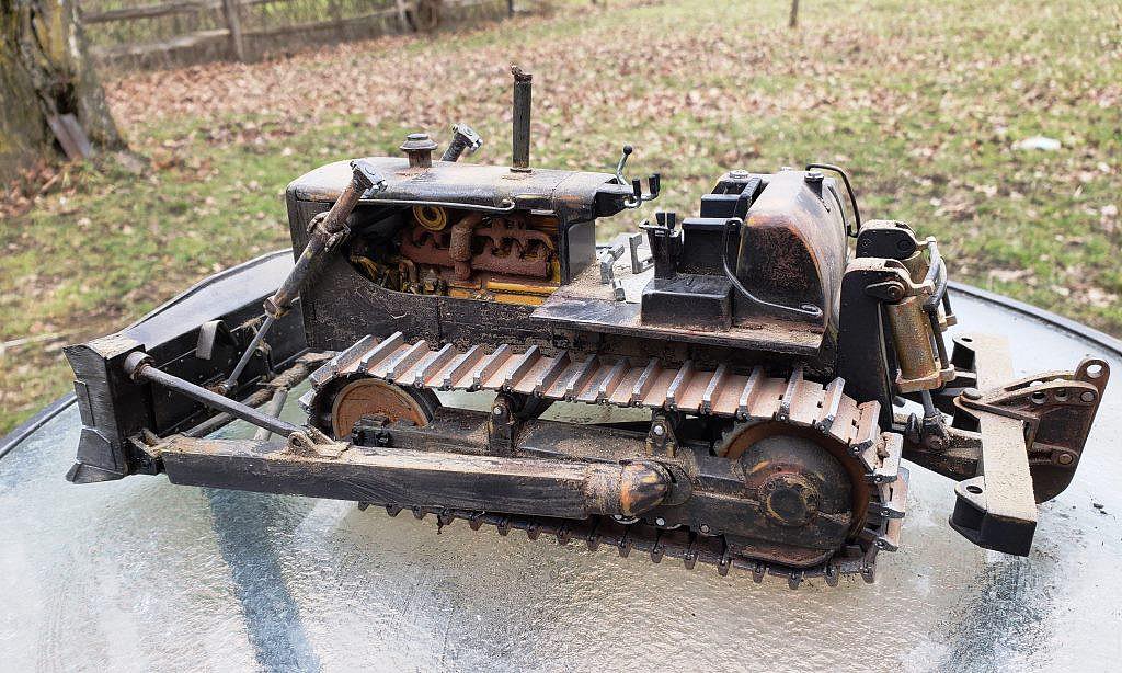 Construction Bulldozer -- Plastic Model Tractor Kit -- 1/25 Scale ...