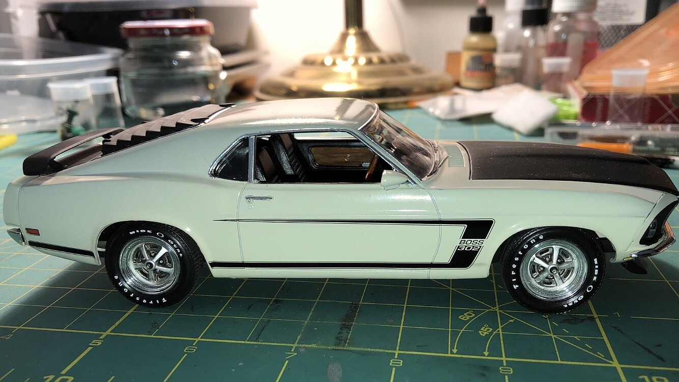 1969 Boss 32 Mustang -- Plastic Model Car Kit -- 1/25 Scale -- #854313 ...