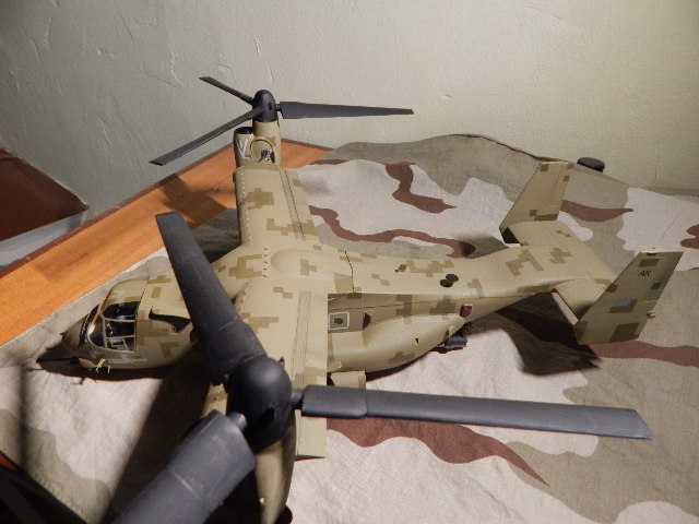 V-22 Osprey -- Plastic Model Helicopter Kit -- 1/48 Scale -- #552622 ...
