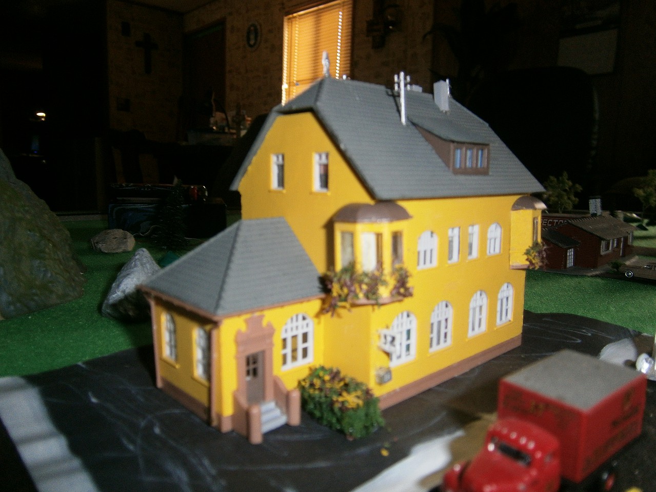 Autumn Assorted Lichen (Single) -- Model Railroad Lichen -- #8630 ...