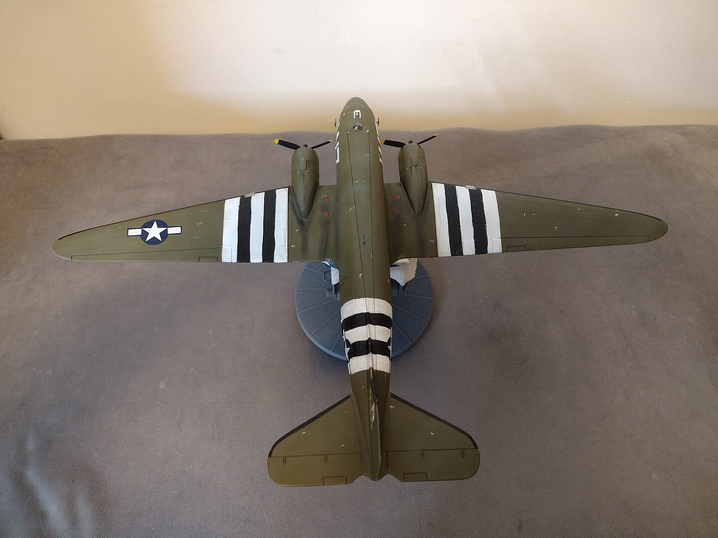 C-47 Skytrain -- Plastic Model Airplane Kit -- 1/72 Scale -- #550127 ...