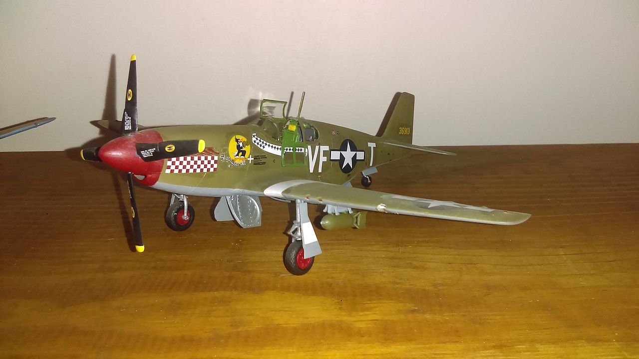P-51B Mustang Fighter Aircraft -- Plastic Model Airplane Kit -- 1/48 ...