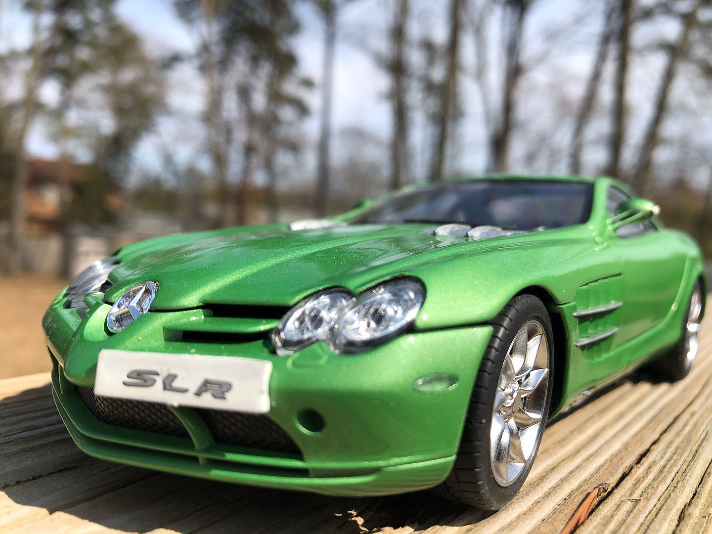 Mercedes-Benz SLR McLaren Sportscar Coupe -- Plastic Model Car Kit -- 1 ...