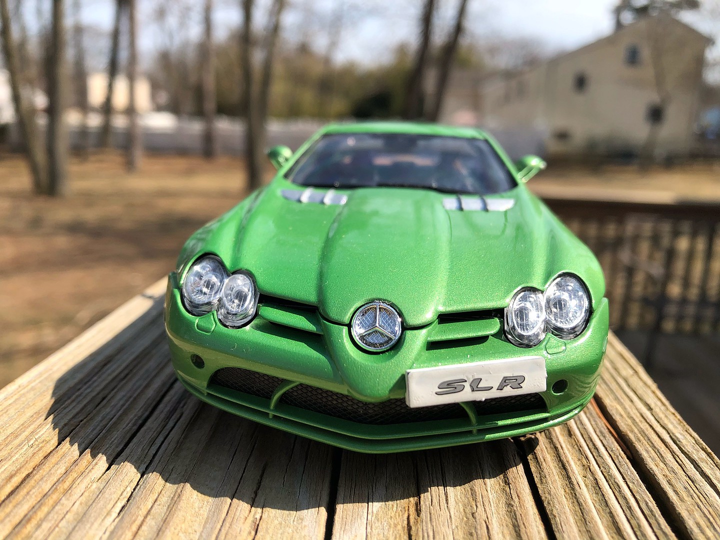 Mercedes-Benz SLR McLaren Sportscar Coupe -- Plastic Model Car Kit -- 1 ...