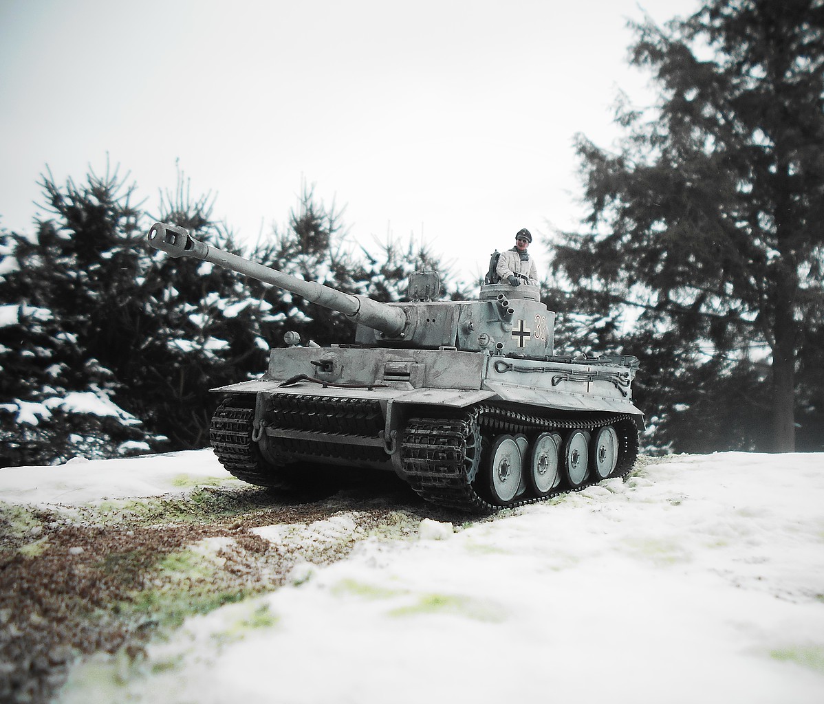 German Tiger I Early Production Tank -- Plastic Model Tank -- 1/35 ...