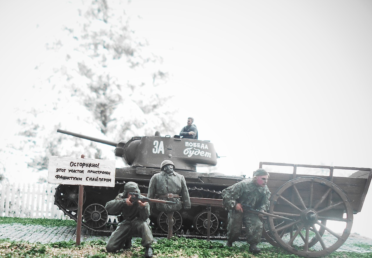 WWII Soviet Snipers (5) -- Plastic Model Military Figure -- 1/35 Scale ...