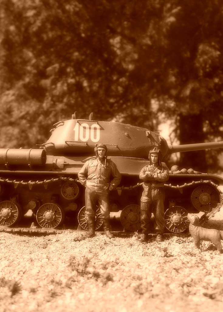 Soviet JS-2 (IS-2) Heavy Tank -- Plastic Model Military Vehicle Kit ...