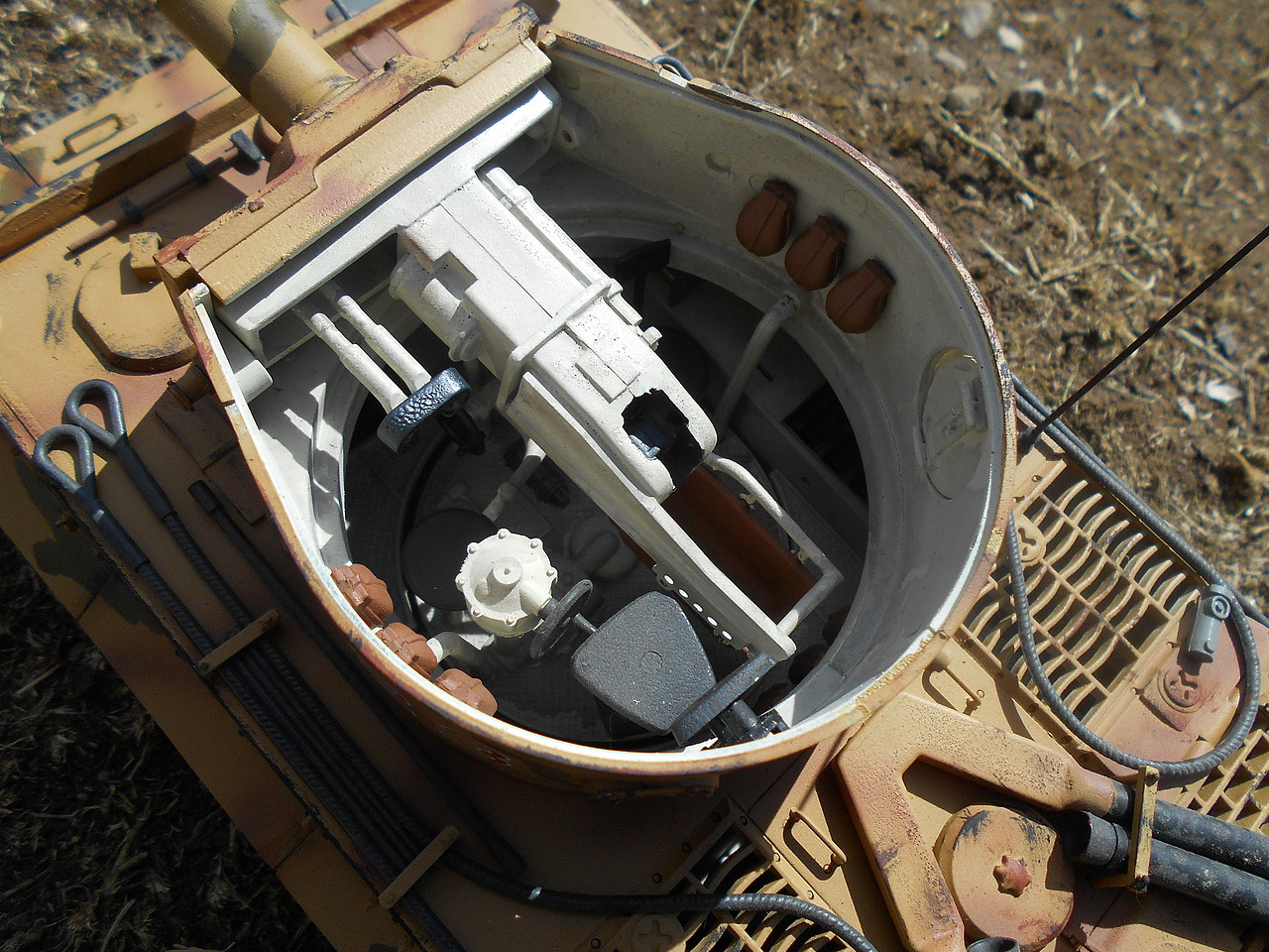 German Tiger I -- Plastic Model Military Vehicle Kit -- 1/25 Scale ...