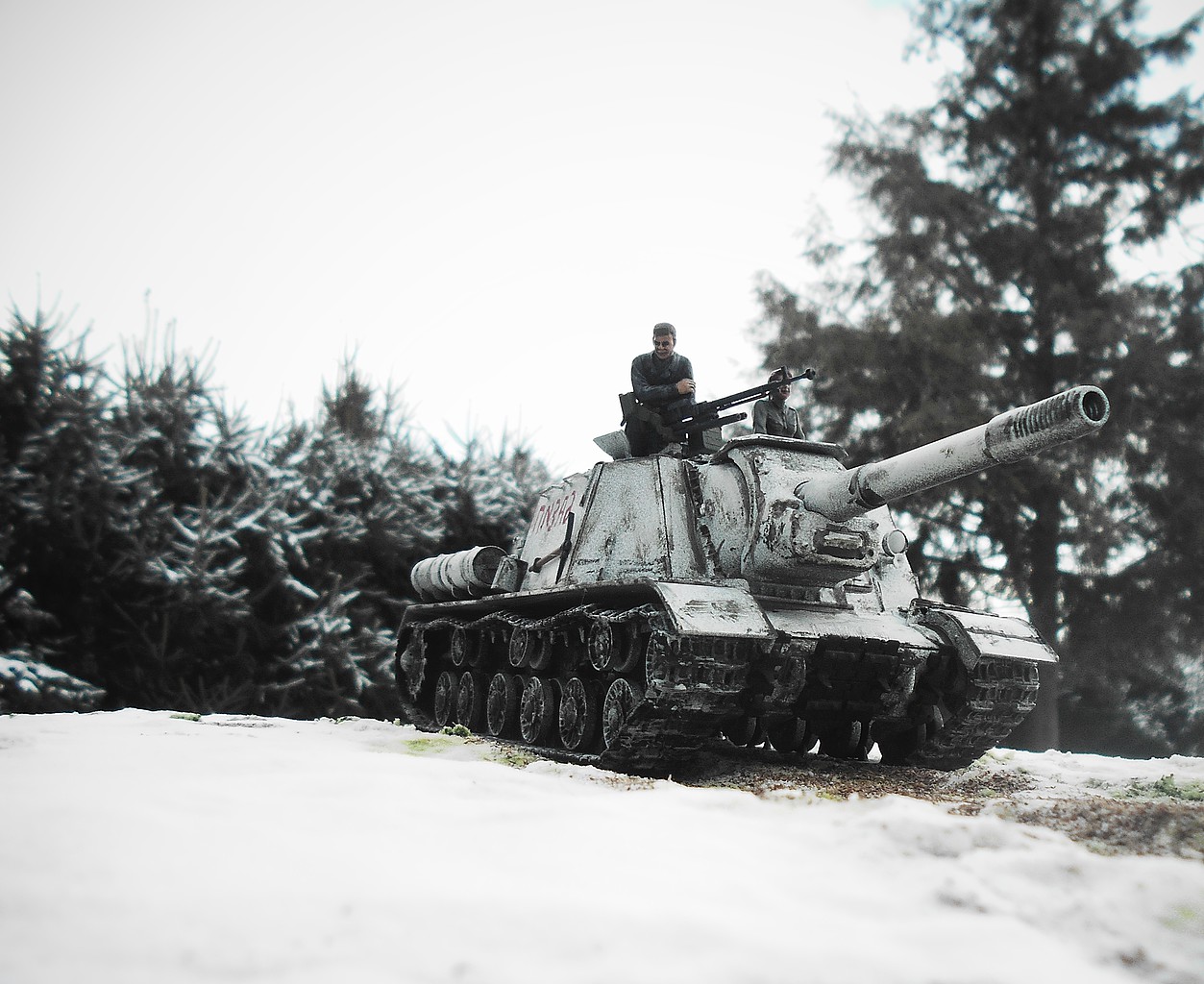 Russian Heavy Self-Propelled Gun JSU-152 -- Plastic Model Military Kit ...