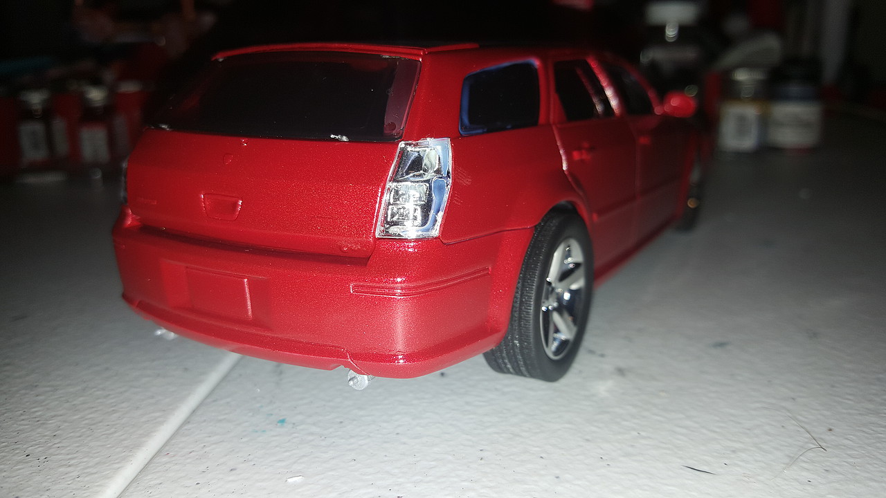 2005 Dodge Magnum SRT8 -- Plastic Model Car Kit -- 1/25 Scale ...