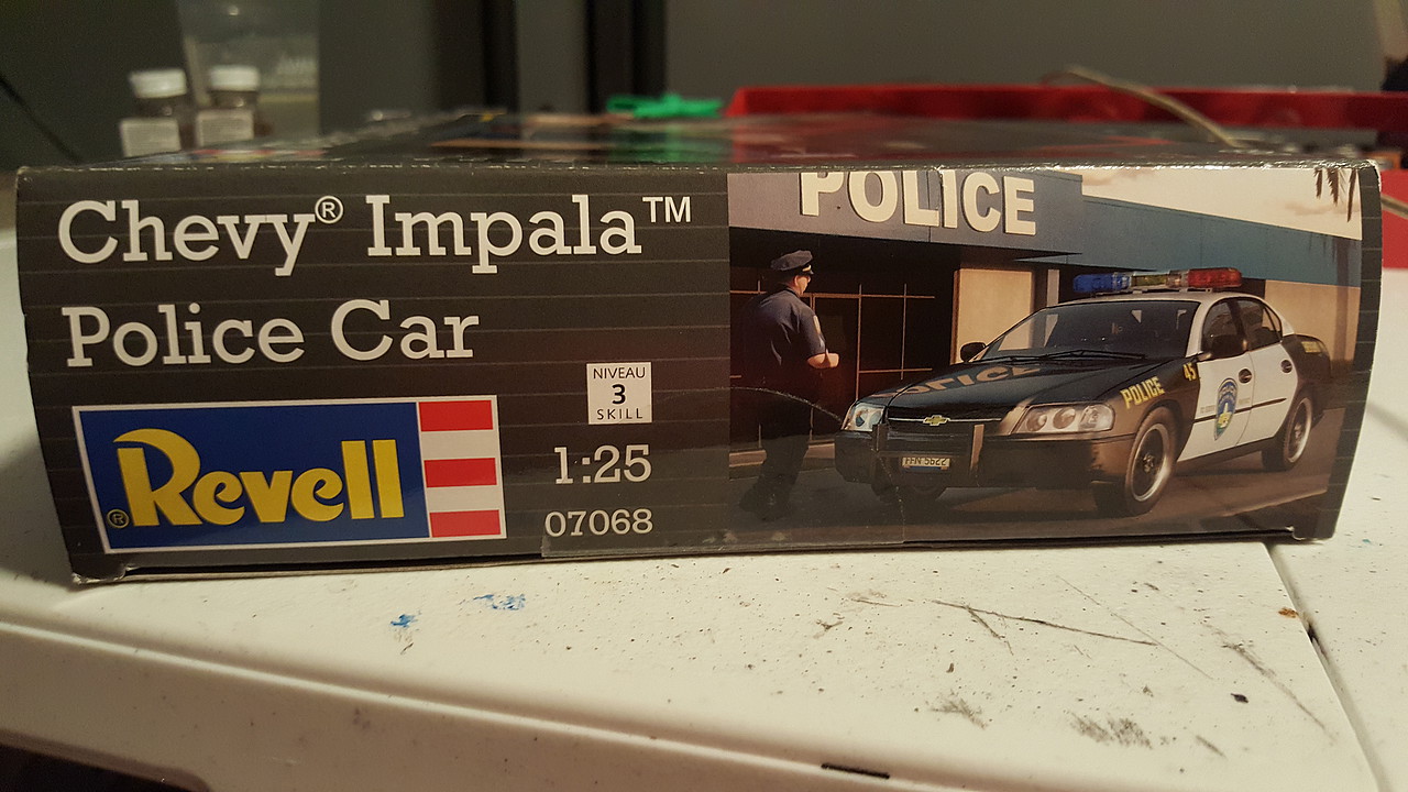 2005 Chevy Impala Police Car -- Plastic Model Car Kit -- 1/25 Scale ...