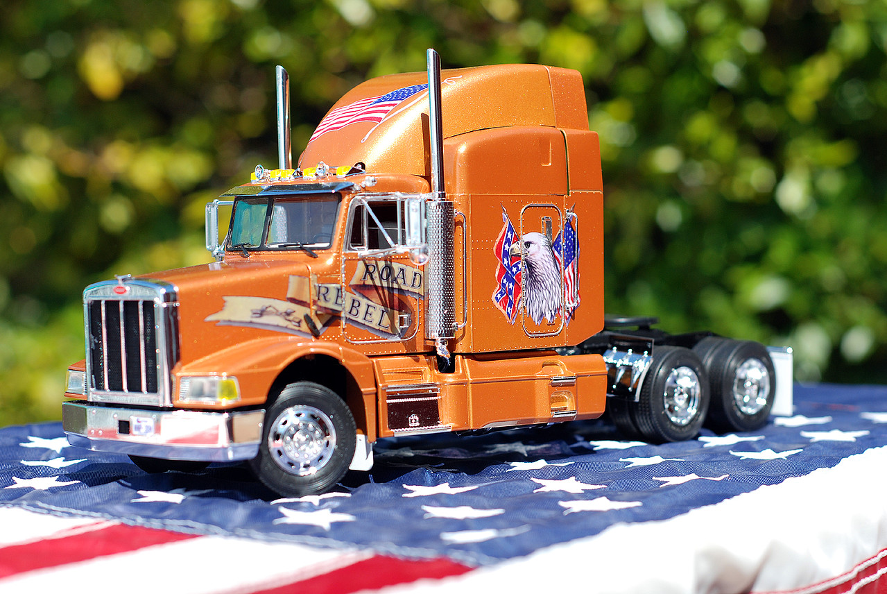 Gallery Pictures Italeri Peterbilt 377A/E Tractor Cab Plastic Model ...