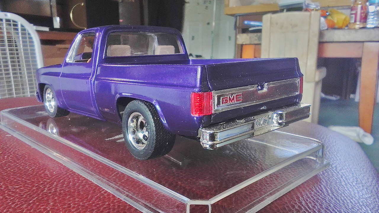 1984 GMC Pickup White -- Plastic Model Car Kit -- 1/25 Scale -- #847-12 ...