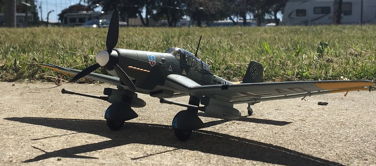 Stuka Dive Bomber Ju87G-1 -- Plastic Model Airplane Kit -- 1/48 Scale ...