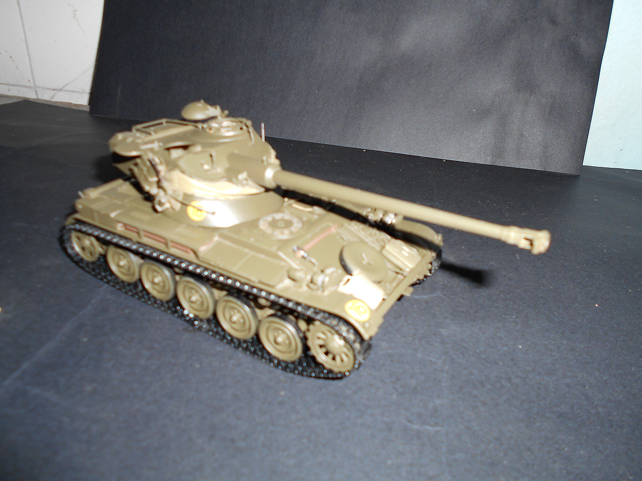 French Light Tank AMX-13 -- Plastic Model Military Vehicle Kit -- 1/35 ...