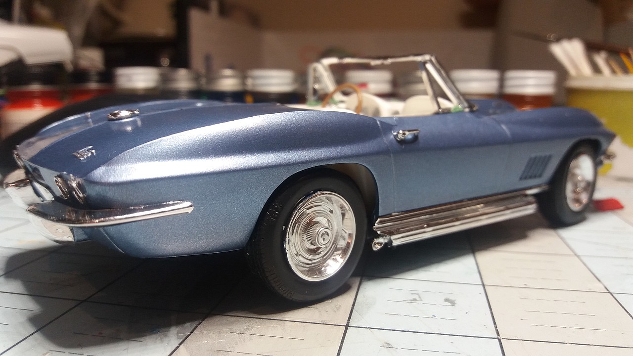 1967 Corvette Convertible -- Plastic Model Car Kit -- 1/25 Scale ...