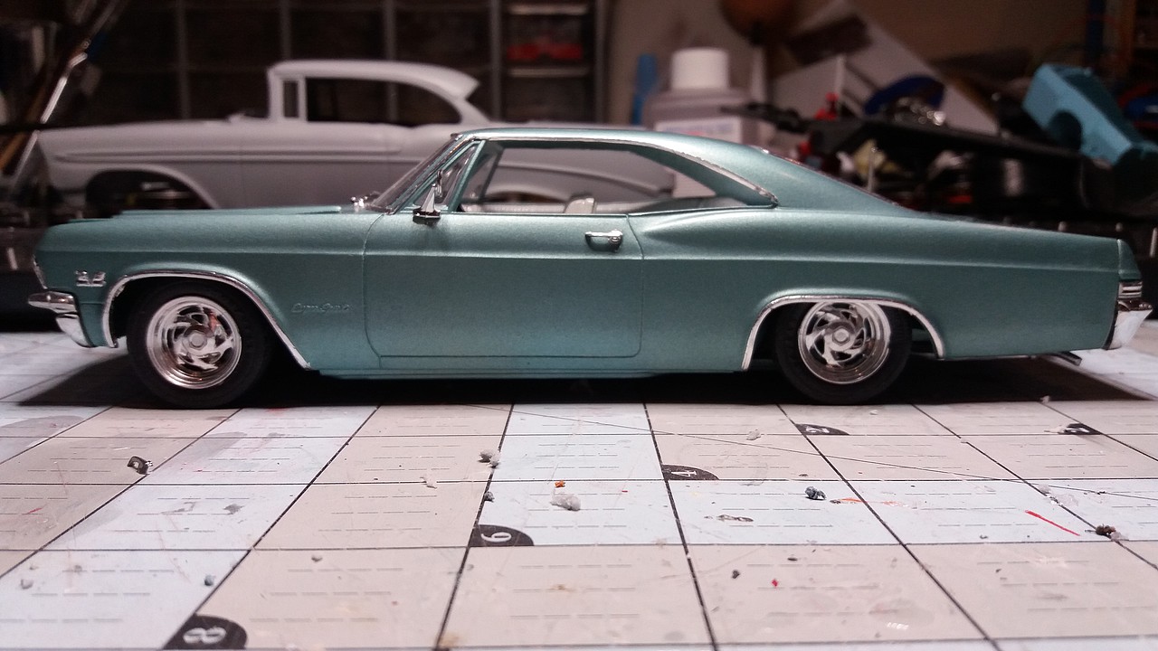 1965 Chevy Impala -- Plastic Model Car Kit -- 1/25 Scale -- #85-4190 ...