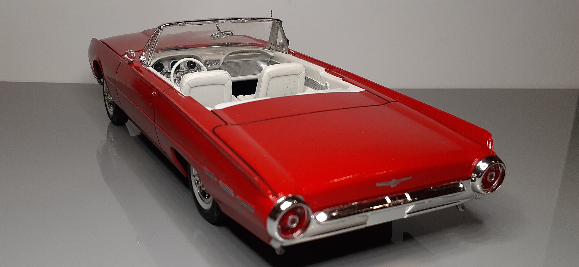1962 Ford Thunderbird -- Plastic Model Car Kit -- 1/25 Scale -- #682 ...