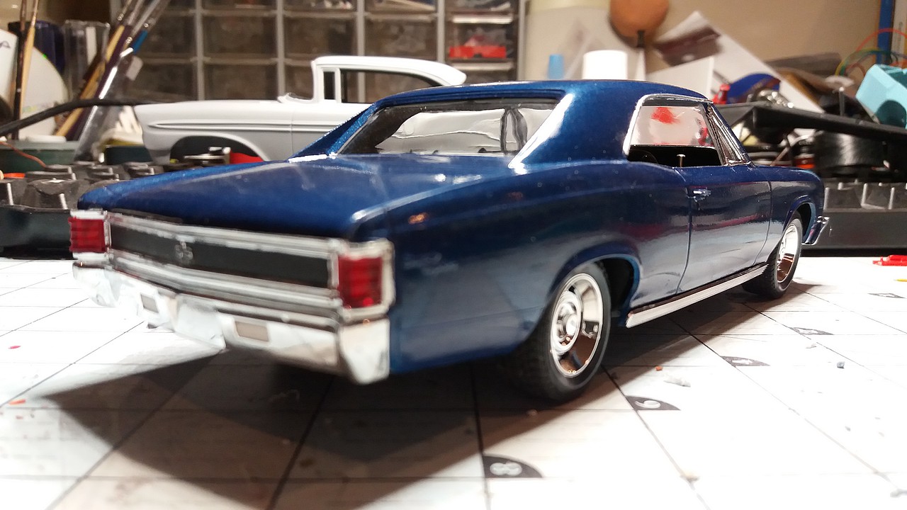 1967 Chevelle SS 396 -- Plastic Model Car Kit -- 1/25 Scale -- #854285 ...