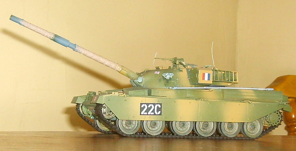 British Chieftain Mk5 Tank -- Plastic Model Military Vehicle Kit -- 1/35 Scale -- #35068 ...